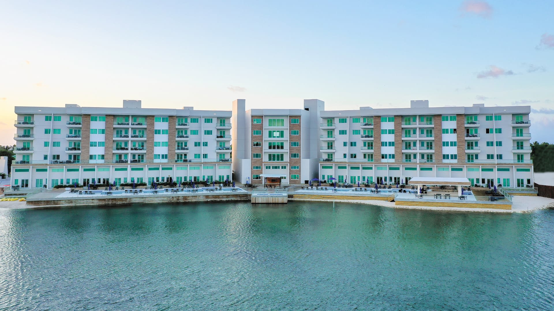 Luxury Waterfront Resort in Ambergris Caye, Belize | Sunset Caribe